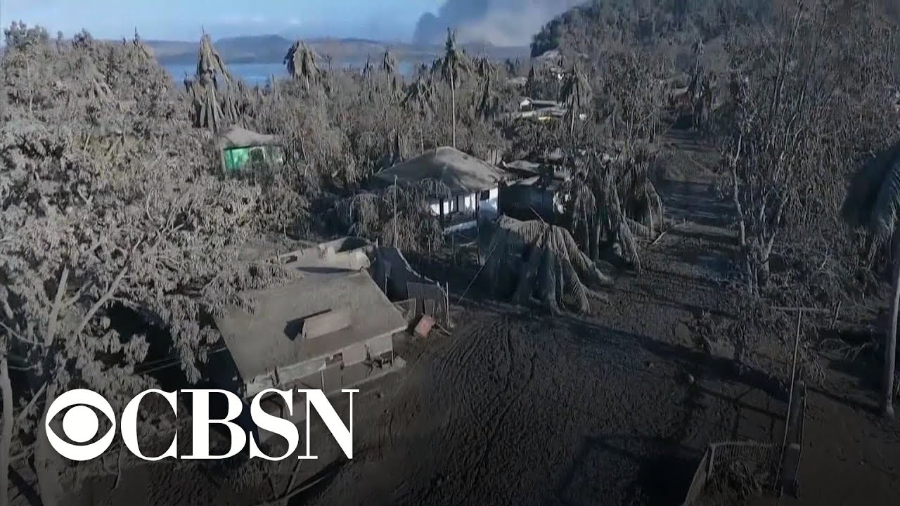 Thousands forced to evacuate after volcano erupts in Philippines - YouTube
