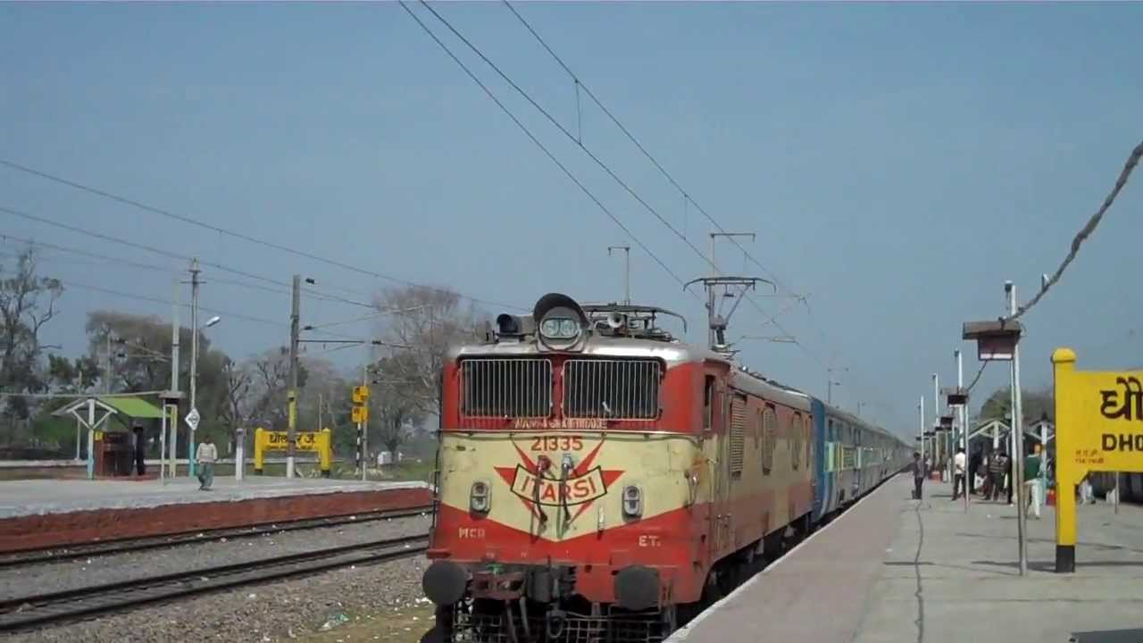 INDIAN RAILWAYS NZM Kolhapur Express behind ET WAM4 21335 at Dholpur ...