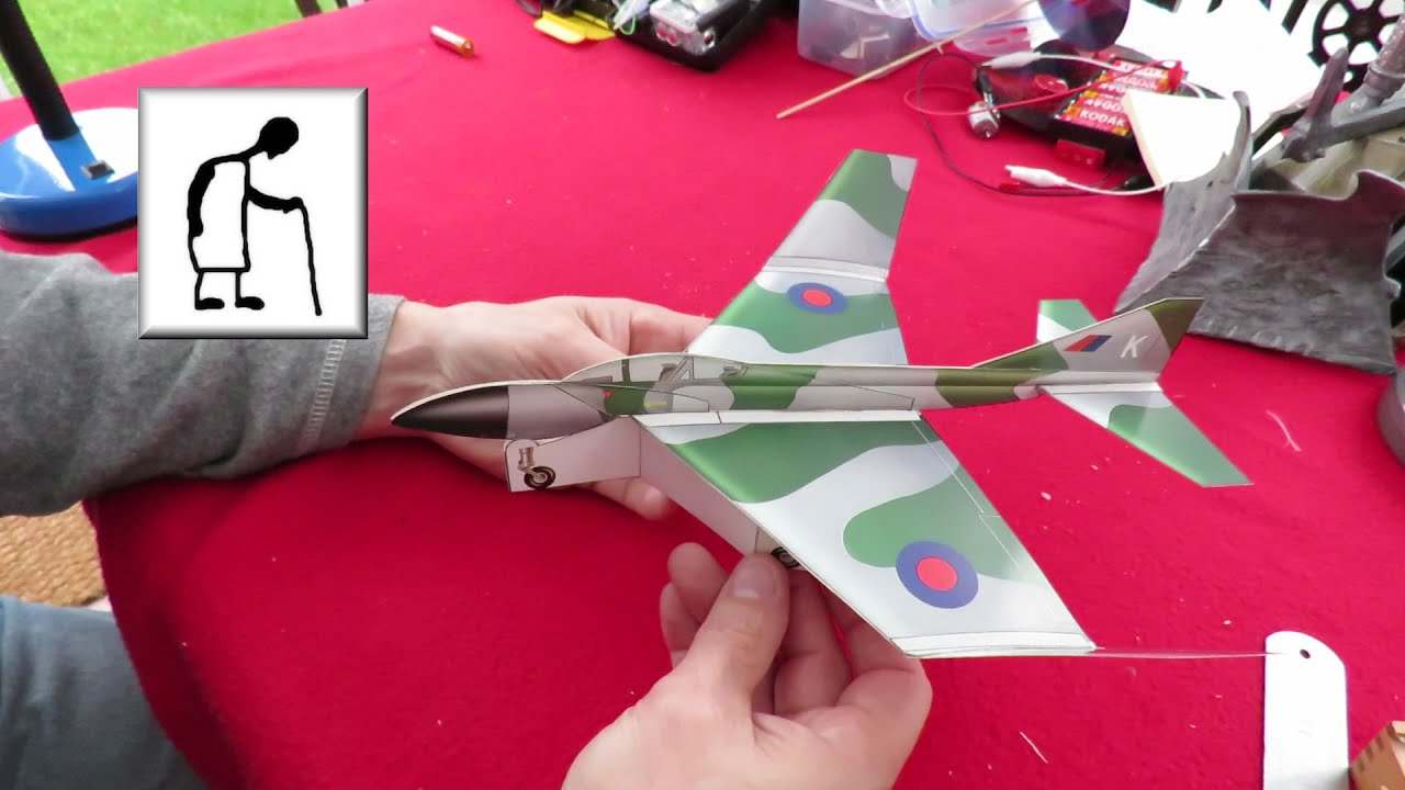 Assembling a cardboard Phantom glider from Parragon FAST FORWARD - YouTube