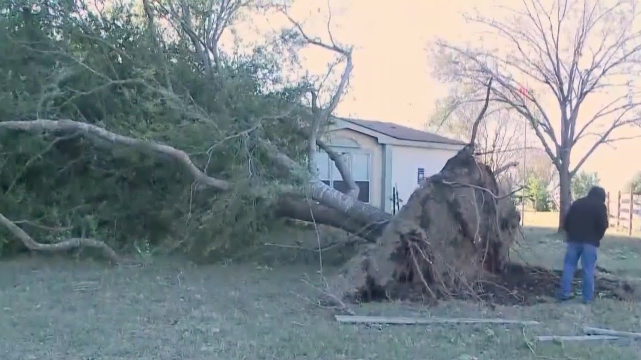 NWS confirms tornado hit the Jarrell area Monday night - YouTube
