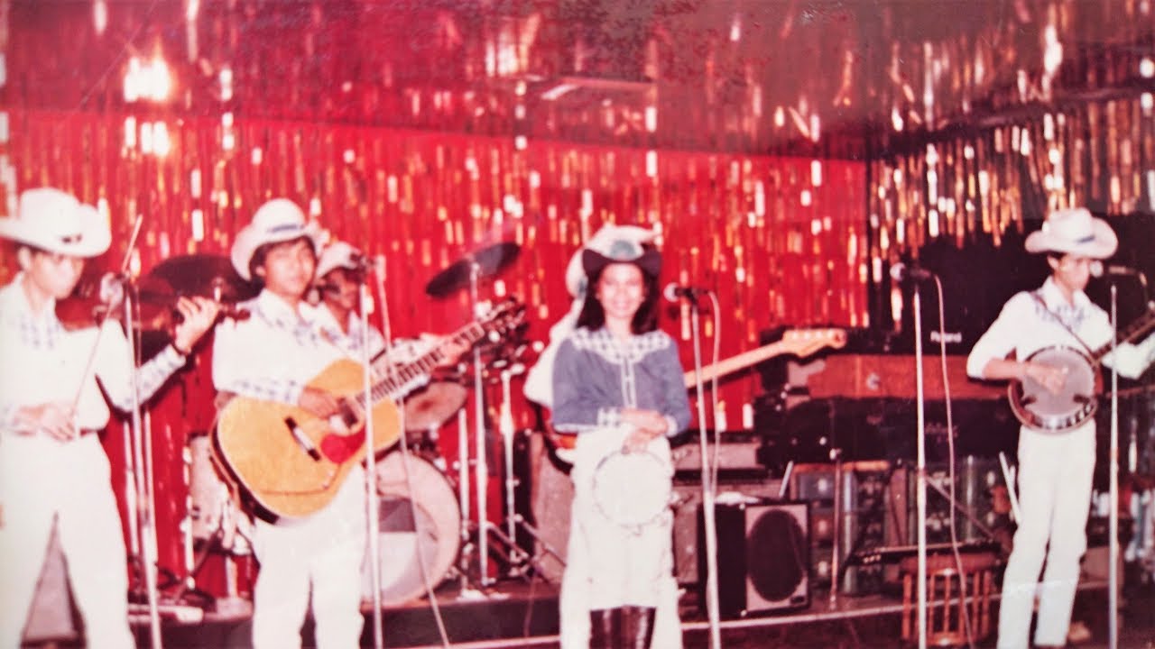 Blue Feathers Band & Arnel Mercado + Musical Krystal - YouTube