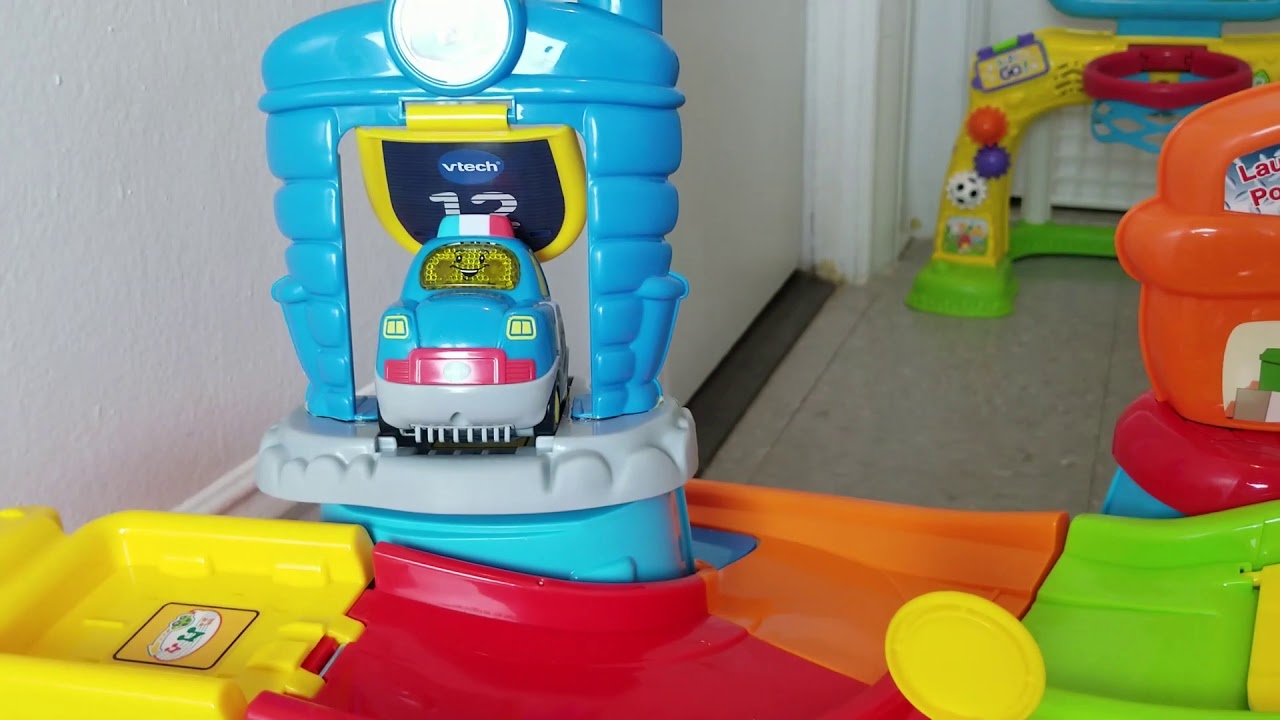 Reviewing The Launch & Chase Police Tower | Go! Go! Smart Wheels ...