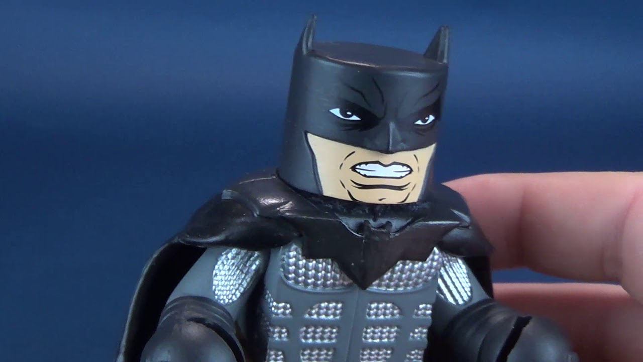 Diamond Select Batman Damned Vinimate Review - YouTube