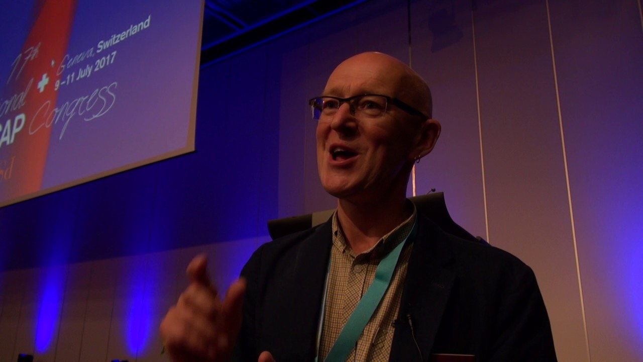 Stephan Eliez talks to Tony Charman - YouTube