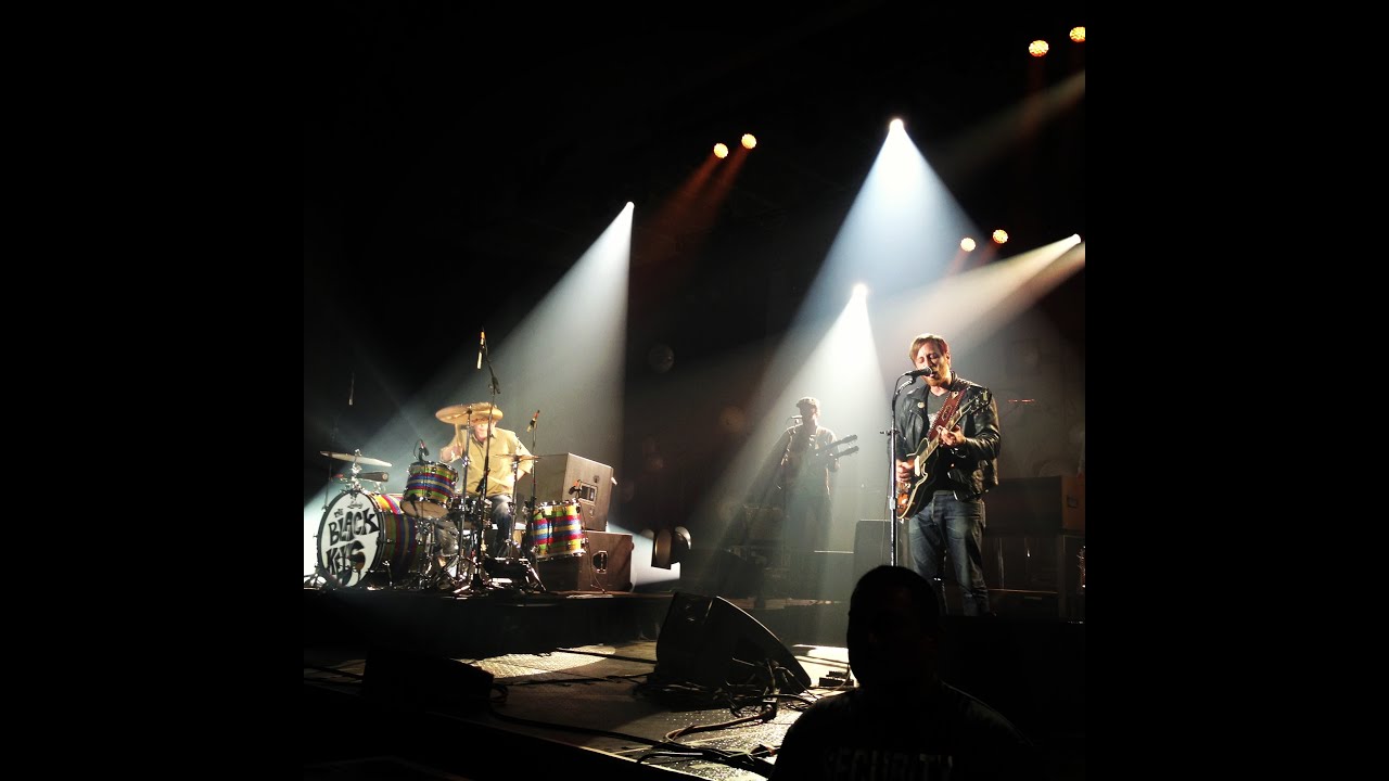 Howlin' For You, The Black Keys - YouTube