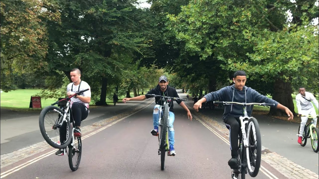 LONGEST NO HANDED WHEELIE BATTLE!! *INTENSE* - YouTube