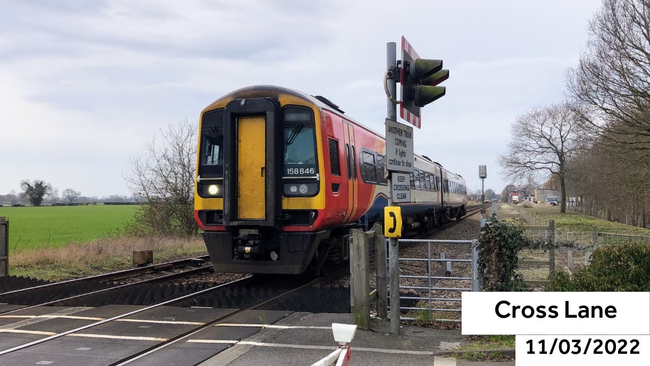 Cross Lane Level Crossing, Collingham (11/03/2022) - YouTube