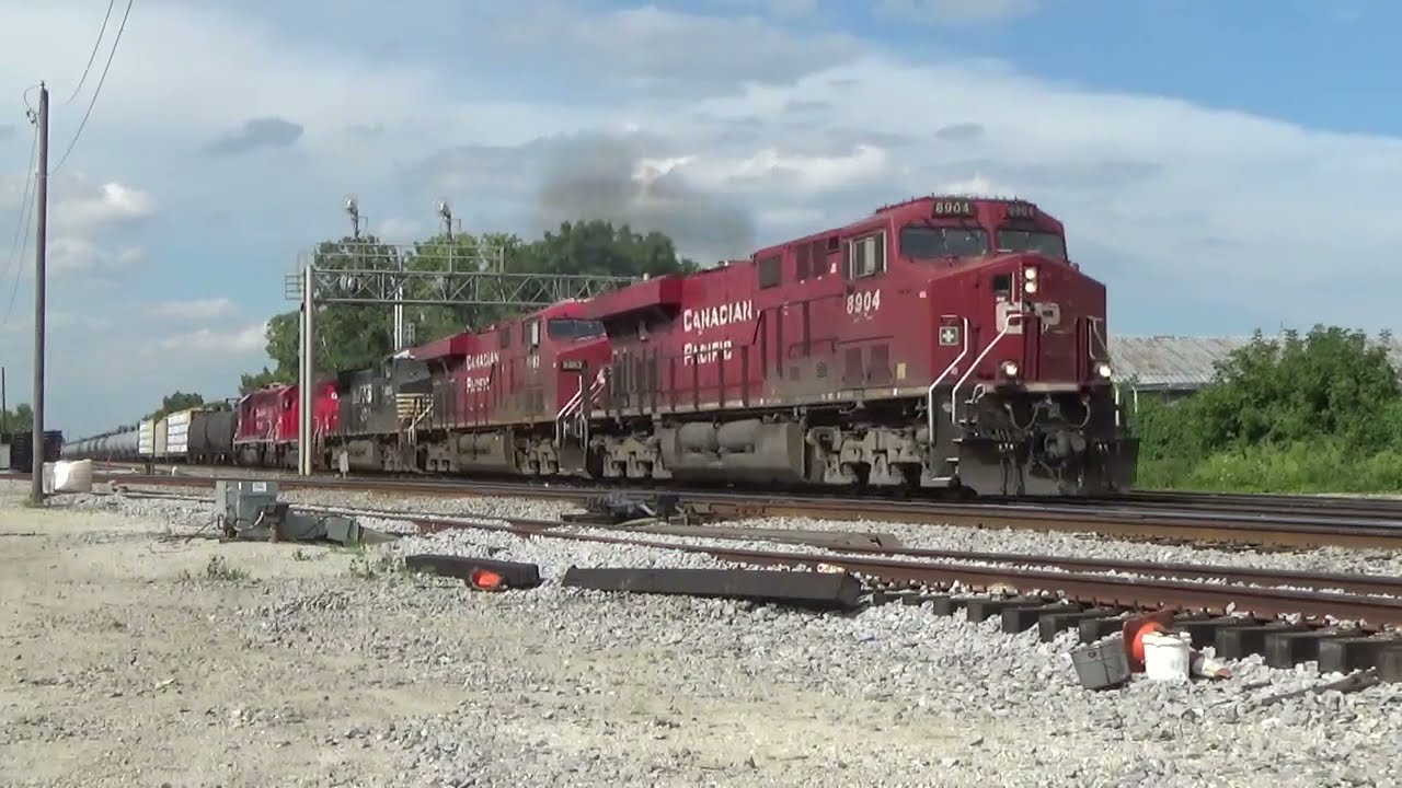 CP 8904 at Rondout, IL - YouTube