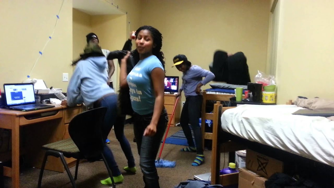 France House Harlem Shake - YouTube