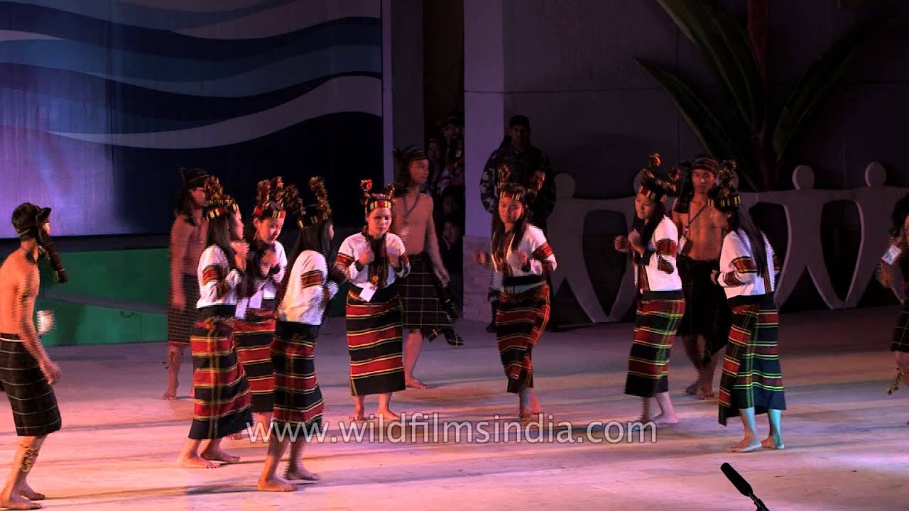Hmar tribe dance performed at Sangai Festival in India - YouTube