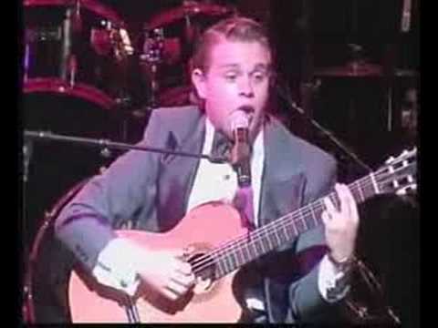 Tres regalos - Rodrigo de la Cadena (los dandys) - YouTube