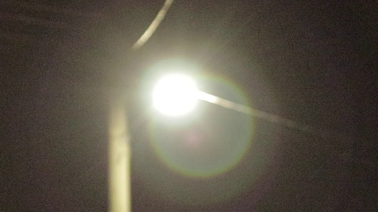 Helios 44-2: Lens flare sample 1 - Streetlight - YouTube