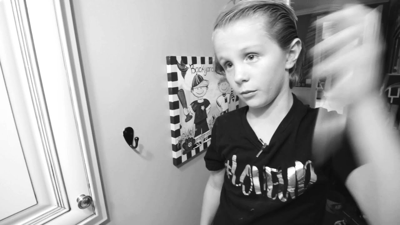 Dutch Van Es Sings Love Yourself by Justin Bieber - YouTube