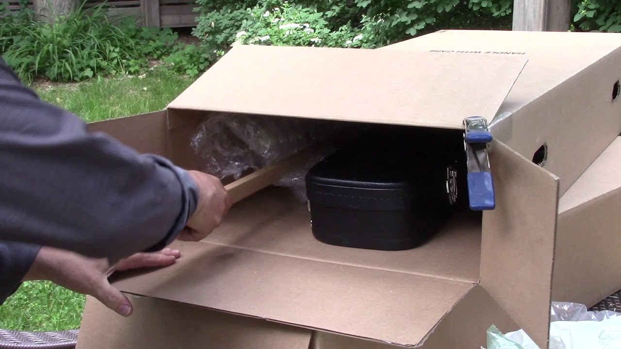 Packaging a Guitar for Shipping@StringTechWorkstations - YouTube