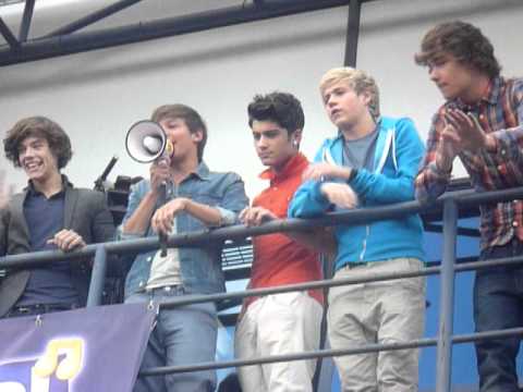 One Direction at Real Radio - YouTube