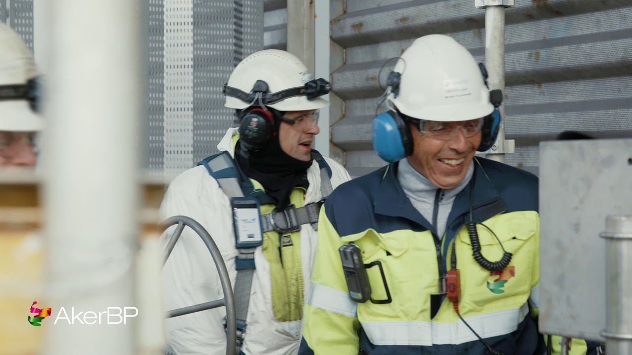 Valhall Flanke Vest - første olje - YouTube