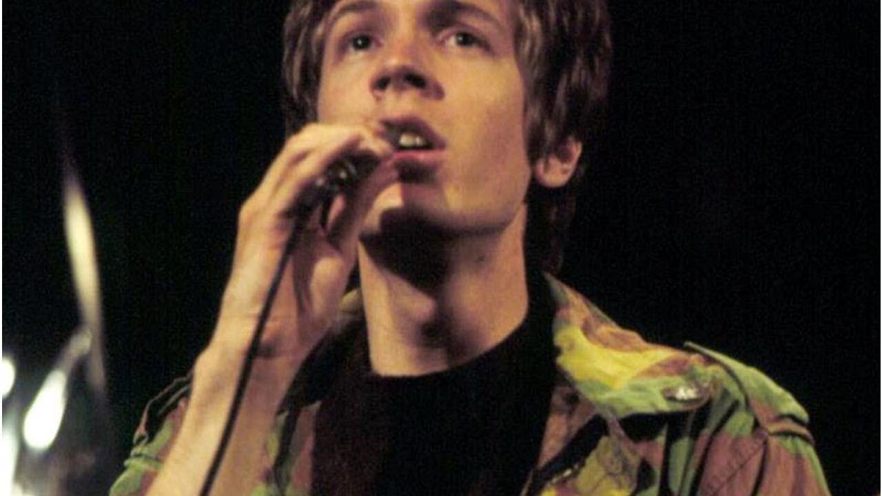 Invloedrijke muzikant Scott Walker (76) overleden - YouTube