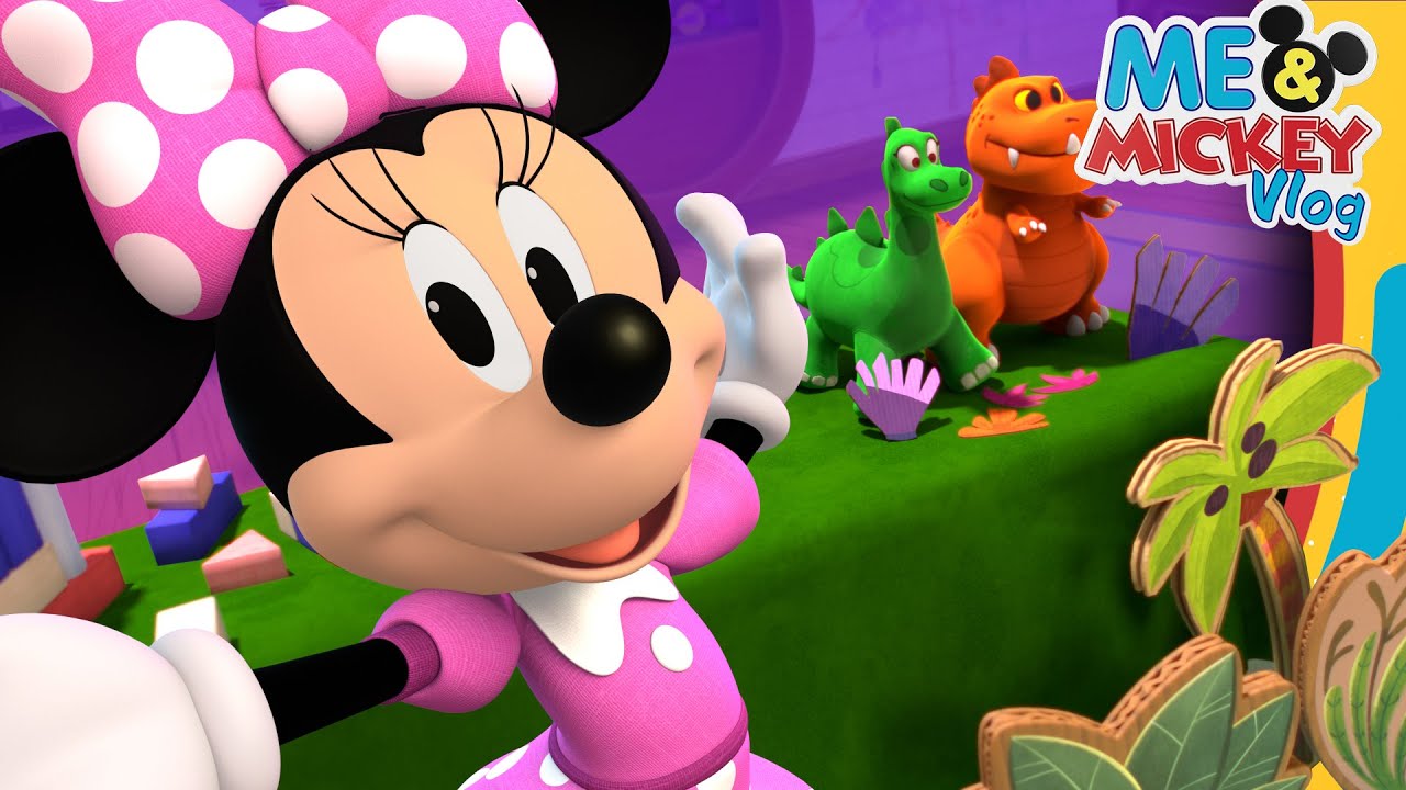 Minnie Mouse Vlog! 🎀 | Mickey's Surprise Room | Me & Mickey | Vlog 59 | @disneyjr - YouTube