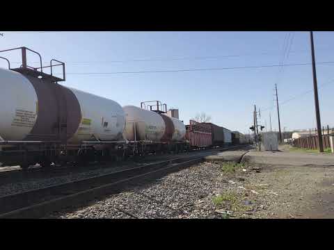 CSX 3326 leads with CSX 911 in second! - YouTube