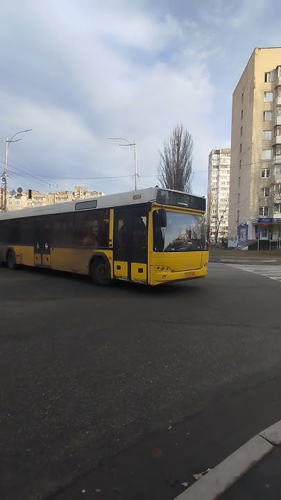 Автобус МАЗ 107 Прыбавет на остановку транспорт джд кдз трамвай