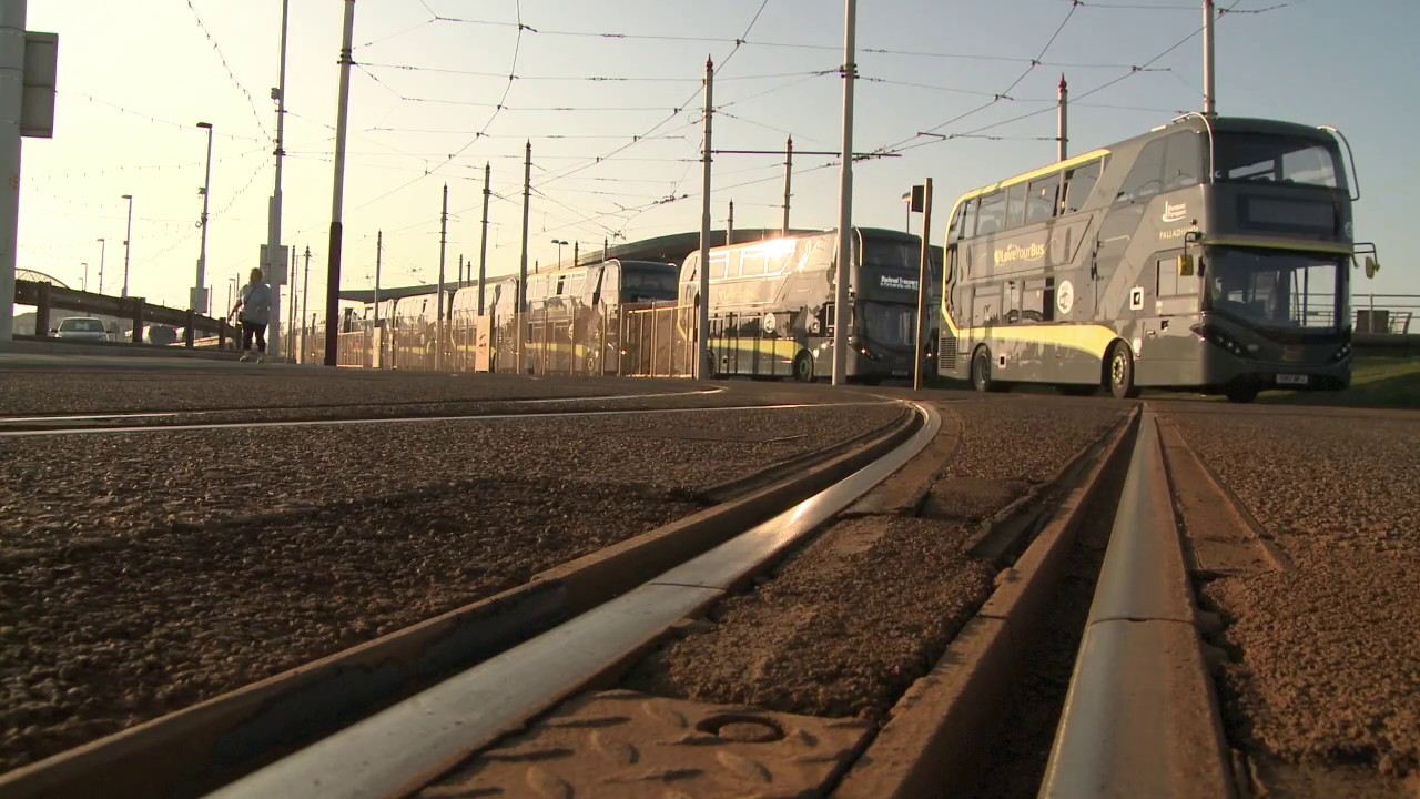 Blackpool bus parade, E400 City launch 2017 - YouTube
