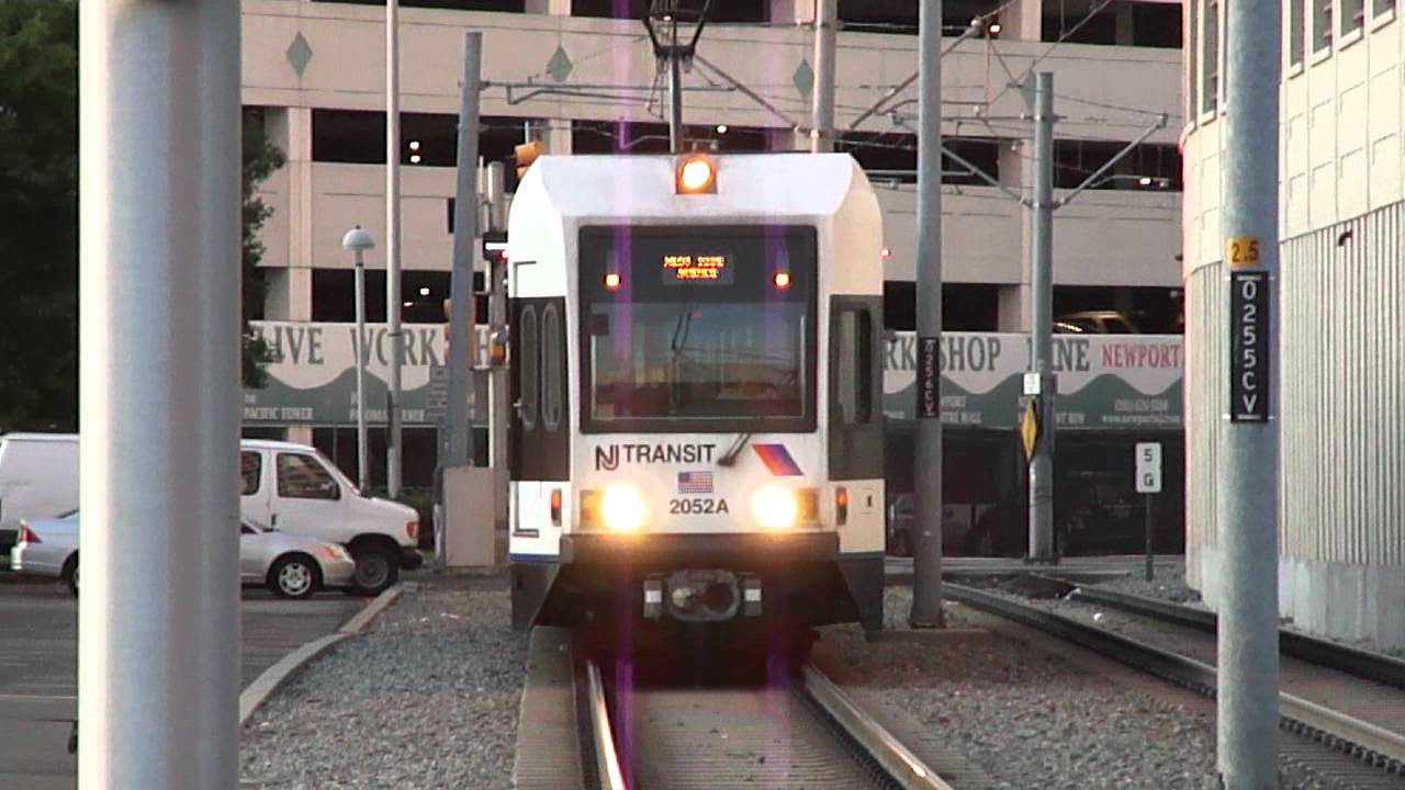 NJT HBLR Kinkisharyo LRV #2052 to West Side Avenue arriving into ...