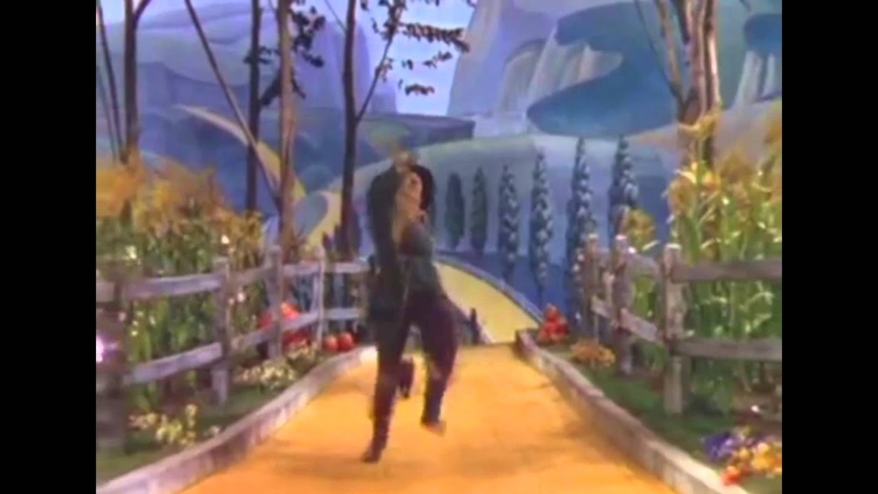 Wizard of the Scarecrow Dance - YouTube