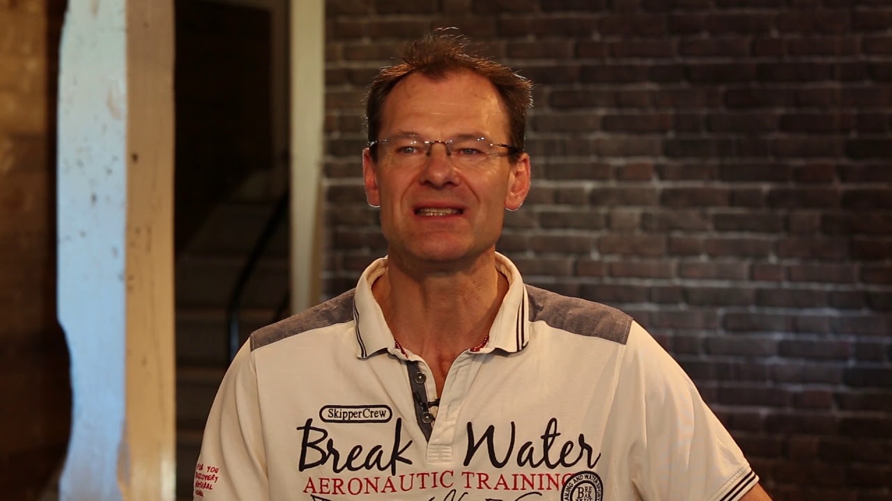 Les biais cognitifs, par Pierre Raynal - YouTube