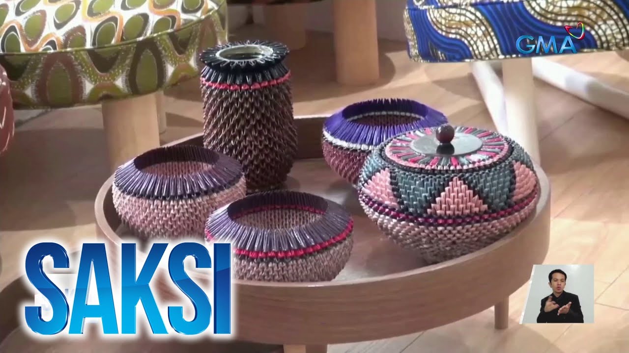 Gabonese sculptor, gumagamit ng mga basurang papel para makabuo ng obra ...
