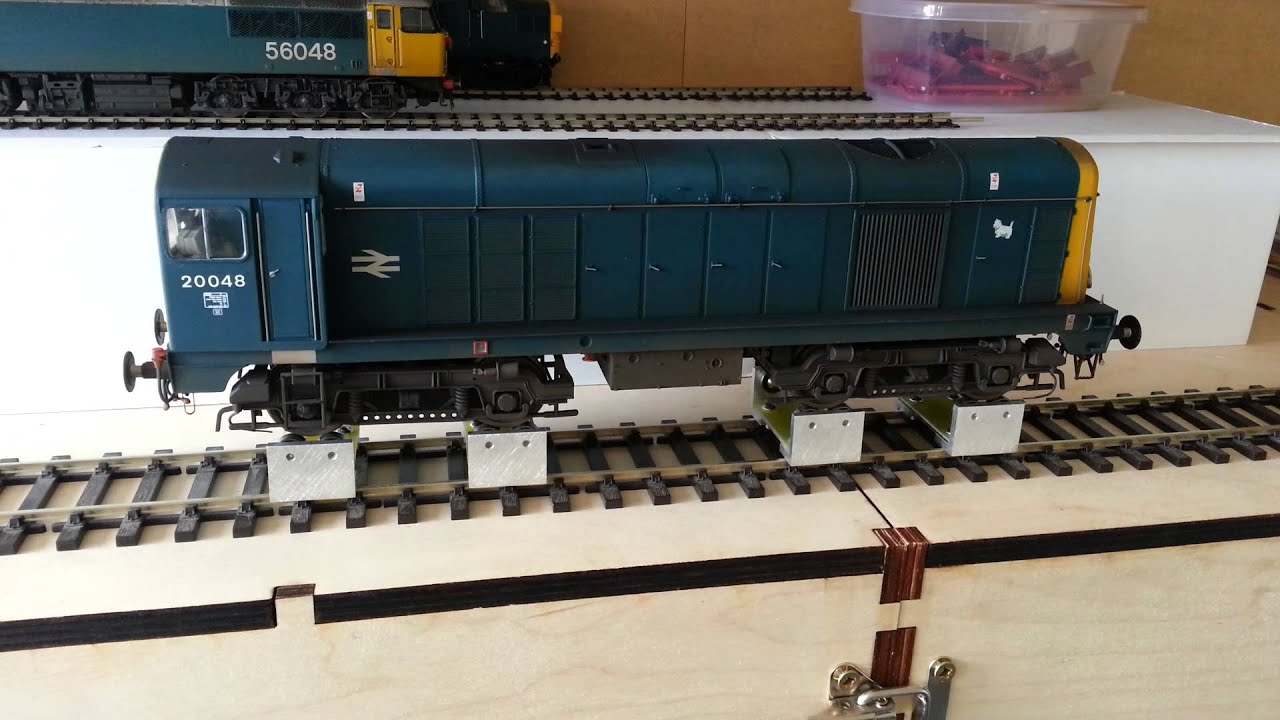 Heljan O gauge class 20 with Legoman sound - YouTube