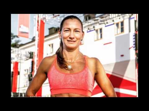 Bikini clad policewoman takes arrests unlucky pickpocket tried steal friends mobile phone.