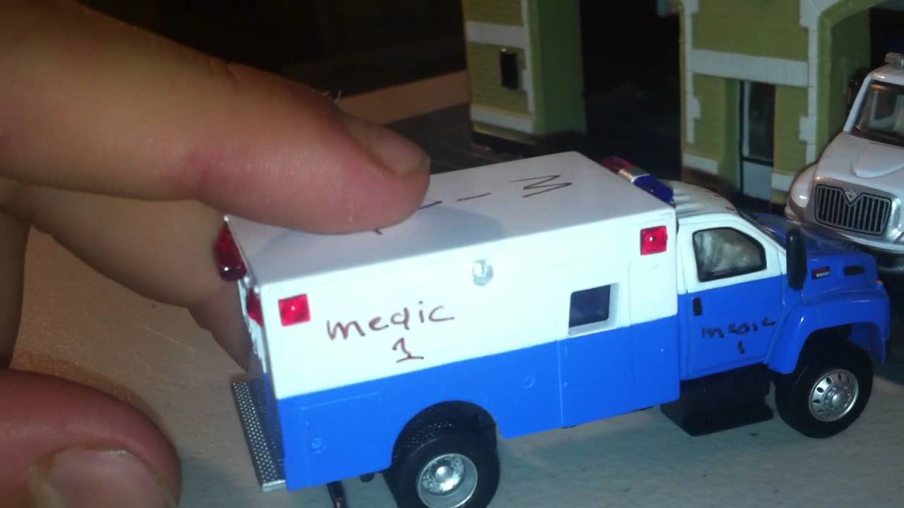 Boley 1/87th "HO" Scale GMC Topkick Ambulance - YouTube