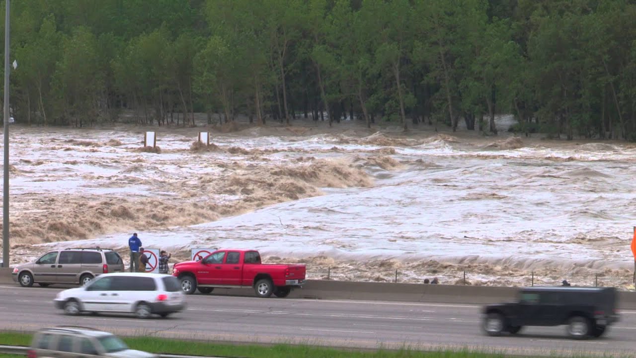 Bow River Flooding in Calgary, June 21st, 2013 - YouTube