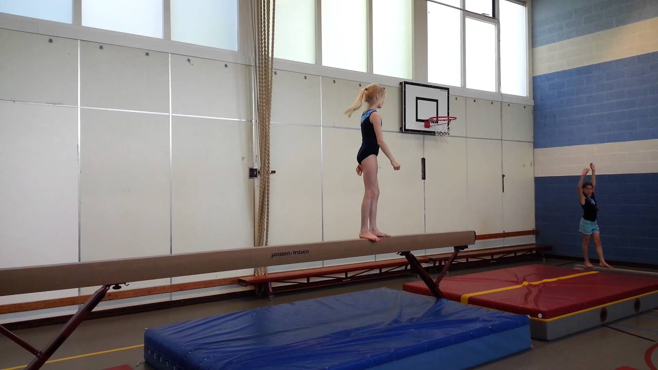 Jette radslag en salto voorover van balk - YouTube