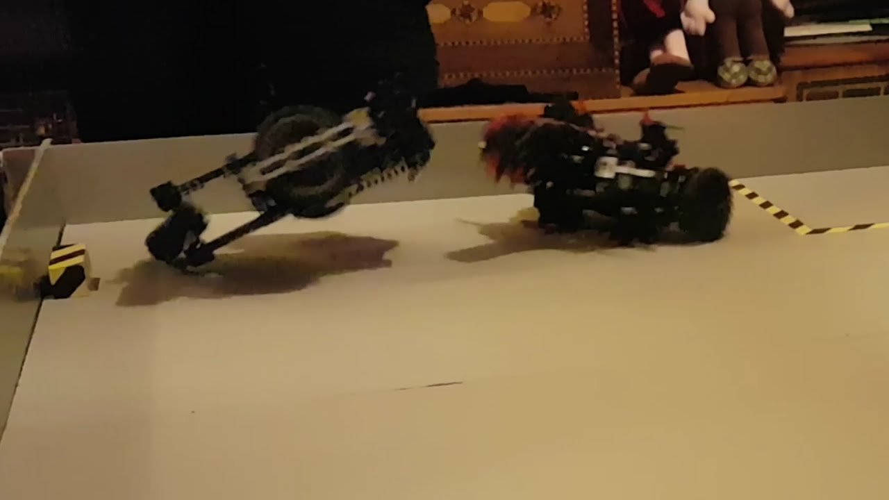 Robot Smith vs Robot Miles - Lego Robot Battle 01 (Dec 2020) - YouTube
