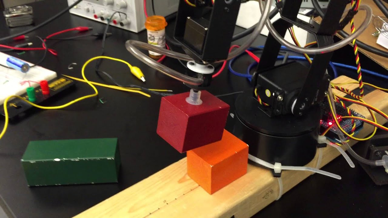 Robotic arm test (Lynxmotion AL5B) - YouTube