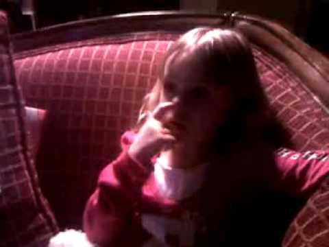 weird girl picking her nose!!!!!!!! - YouTube