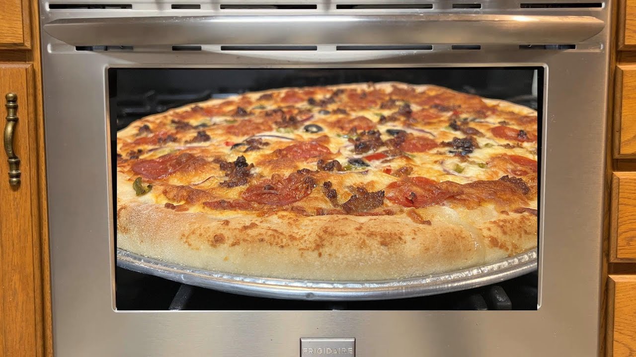 HOMEMADE Pizza Hut Style (Copycat) 16-Inch Pizza with COMPLETE RECIPE ...
