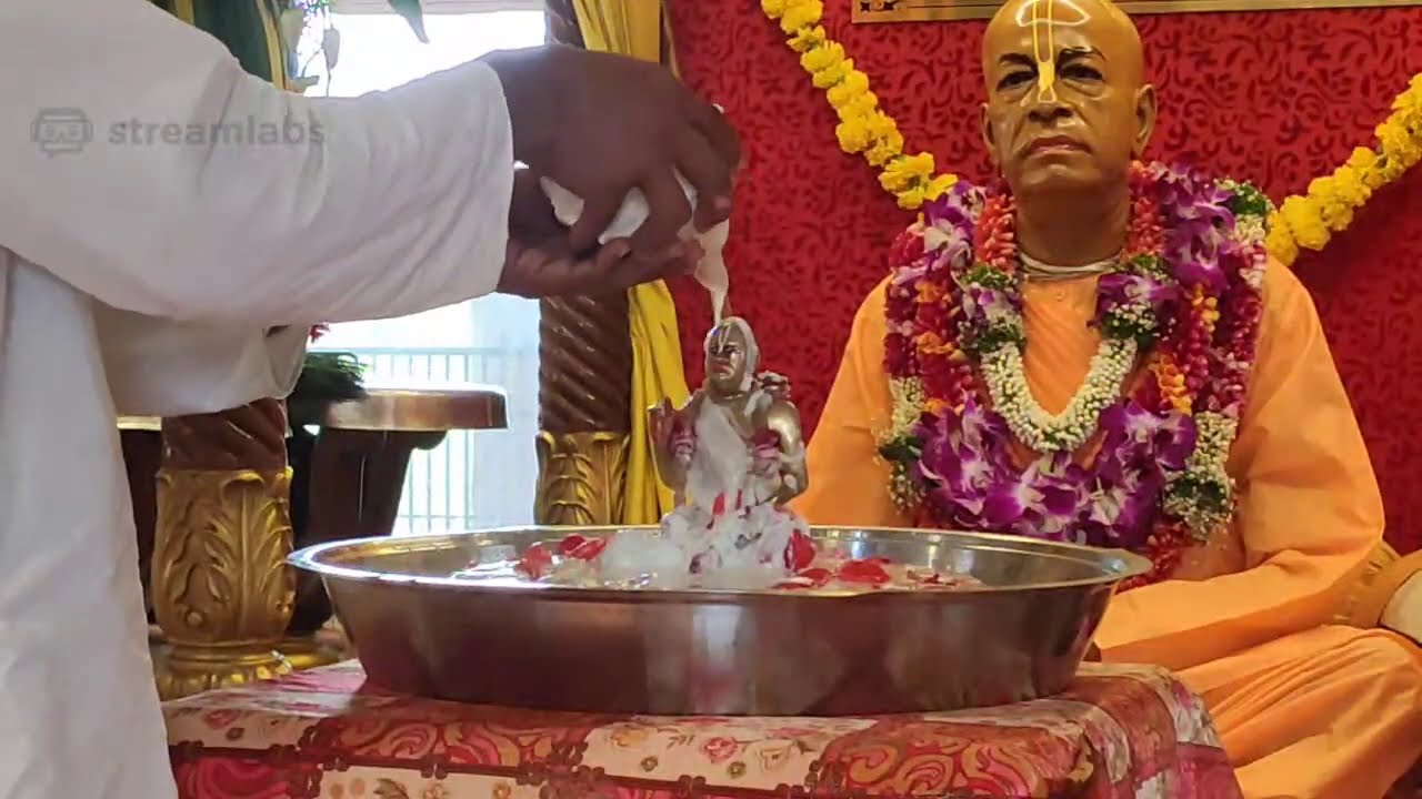Sril prabhupad avirbhav abhishek 13 agust 2020 - YouTube