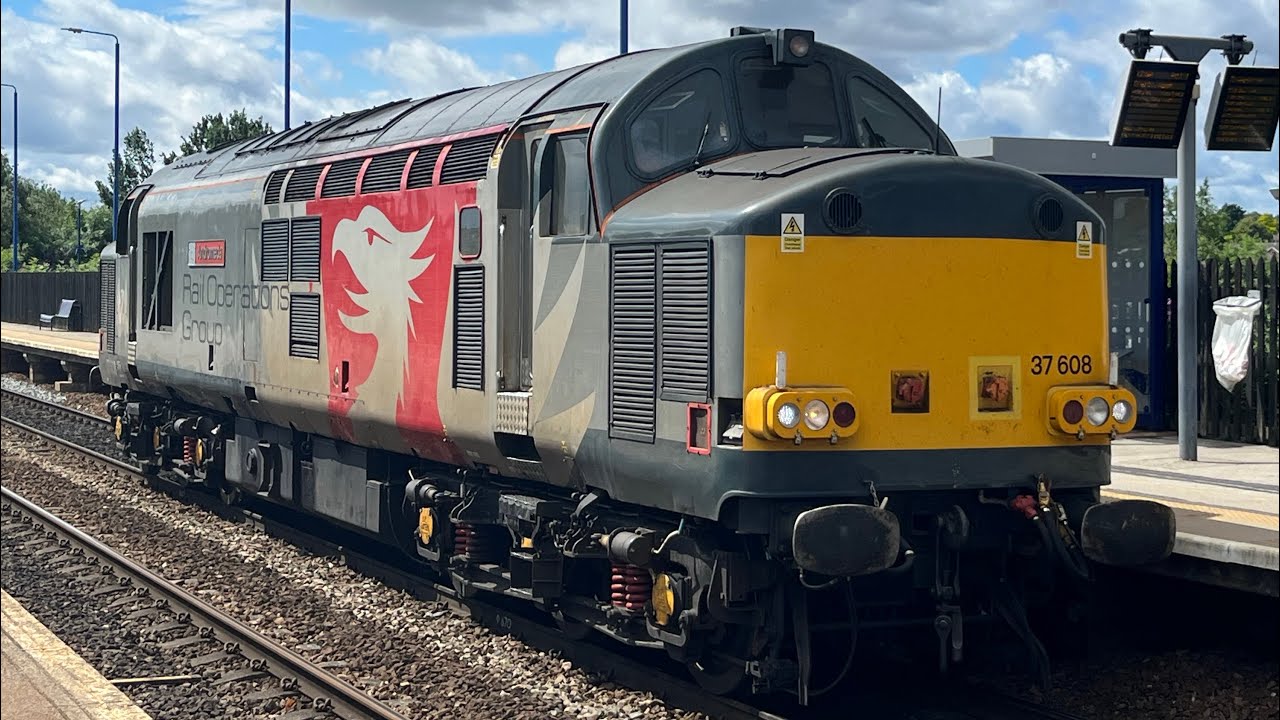 Chasing Class 37 608 between Swinton & Mexborough. - YouTube