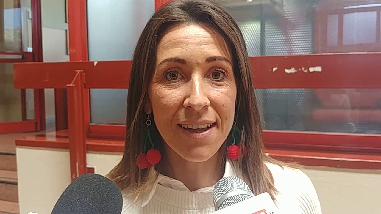 Laura Cane sulla Festa della Ciliegia a Taggia - YouTube