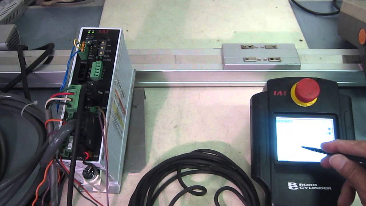 IAI SCON-C-60A-CC-0-2 SCON controller 動作確認 - YouTube