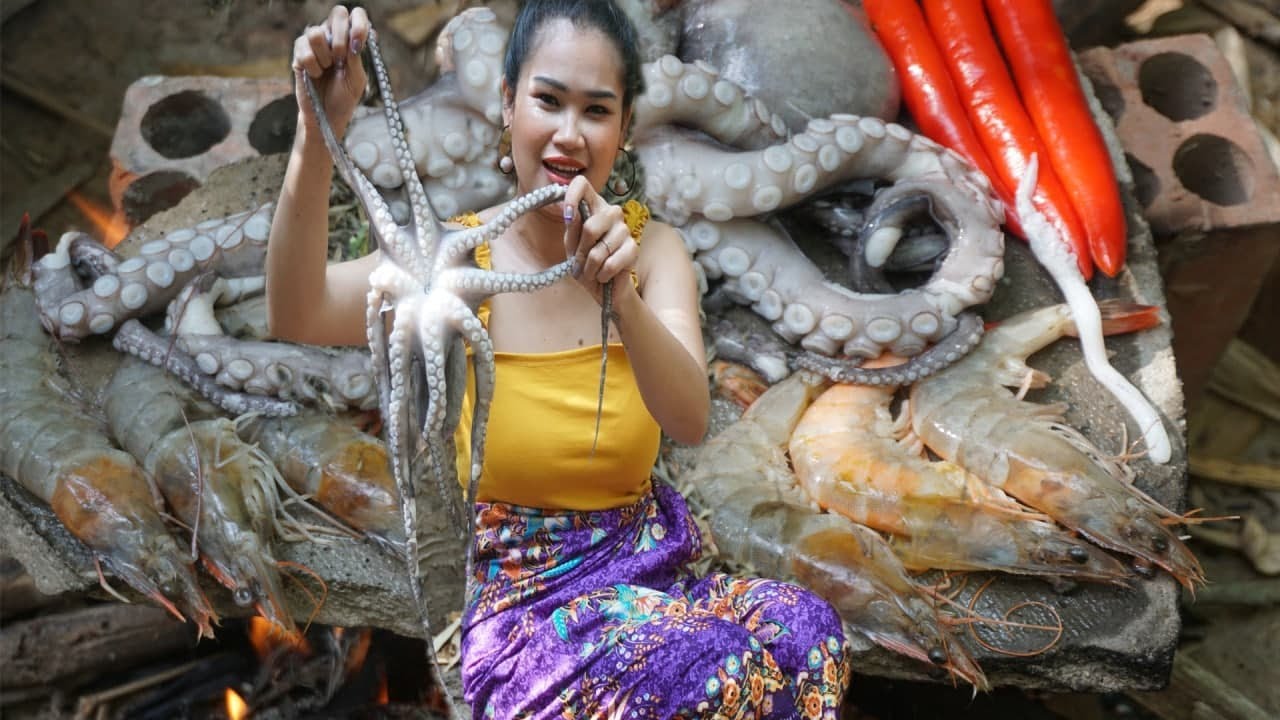 Survival Techniques - Amazing Cooking Hand Octopus On The Rock - Yummy ...