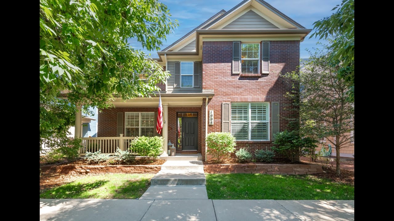 Kelli Barton presents 1008 Syracuse Street Denver, CO ...