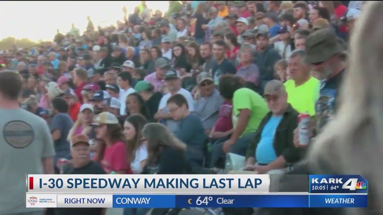 Fans react I-30 Speedway's final race - YouTube