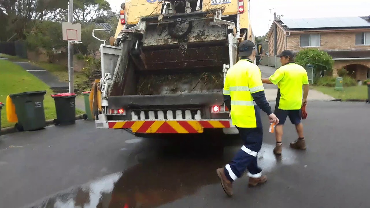 bulk waste ex garwood truck with jt garbo - YouTube