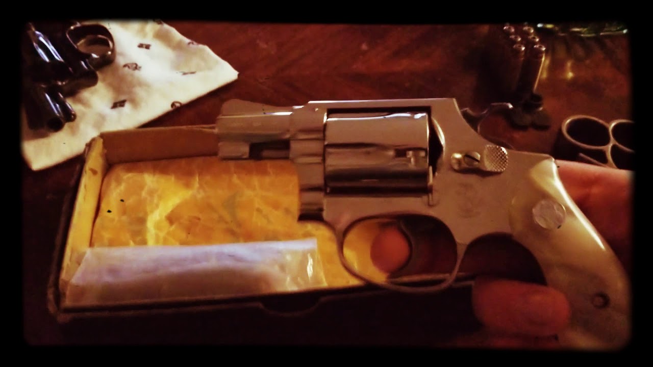 Smith & Wesson Model 36 (Chief's Special) with Pearl Grips - YouTube