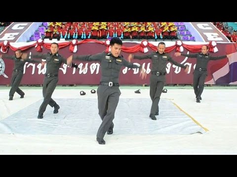 Police dancing video goes viral in Thailand - YouTube