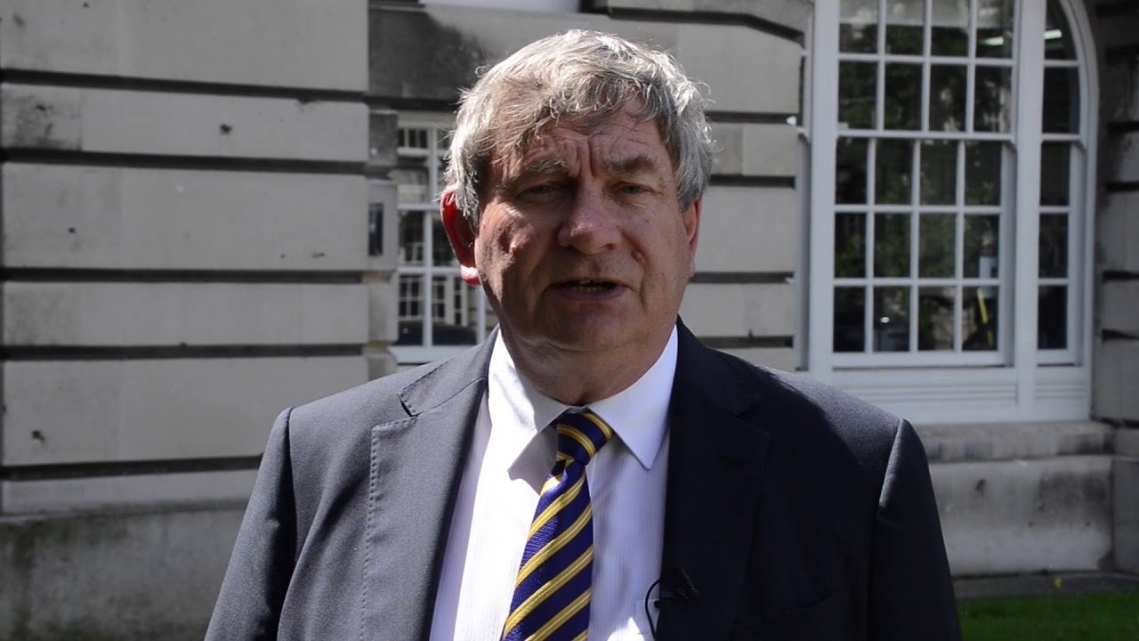 Cabinet member Mike Goodman thanks Surrey residents for recycling more ...