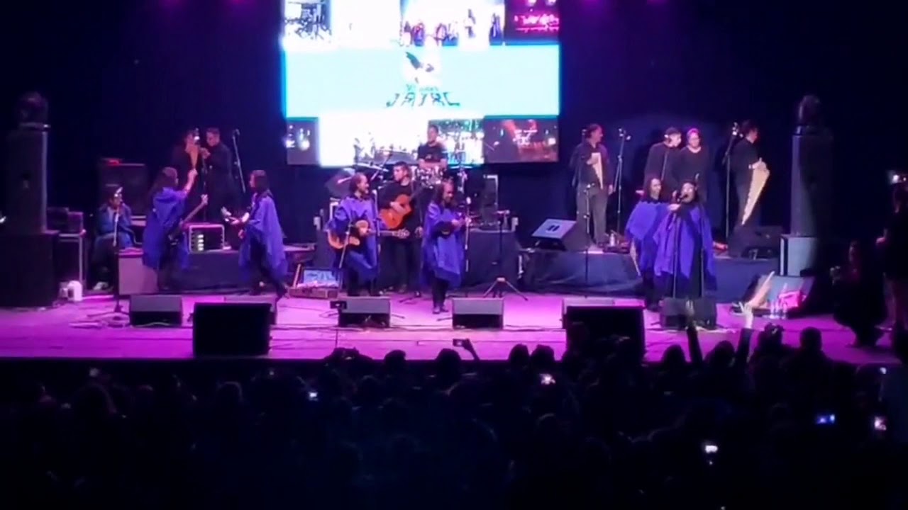 Jayac en sus 30 años cantando con artistas invitados - YouTube